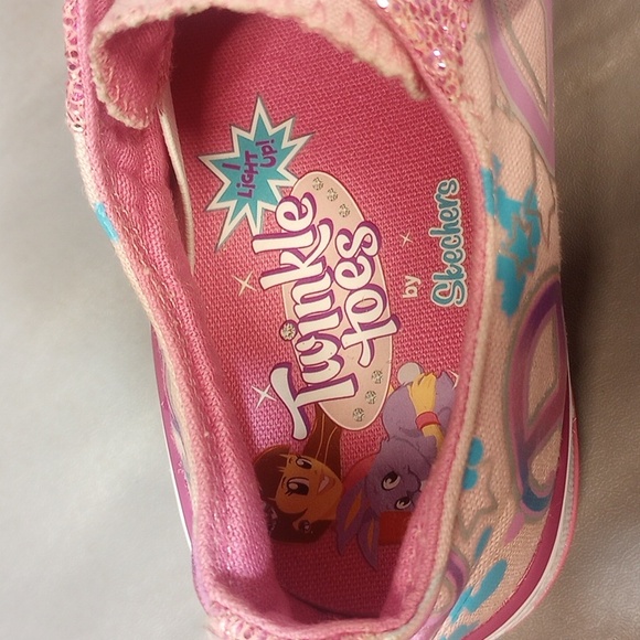Skechers | Shoes | Twinkle Toes By Skechers Size 35 Us Girls Light Up ...